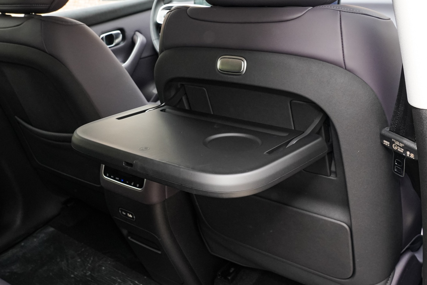 【零跑C16纯电版 630km 激光雷达智尊版 5座后排功能图片-汽车图片大全】-易车