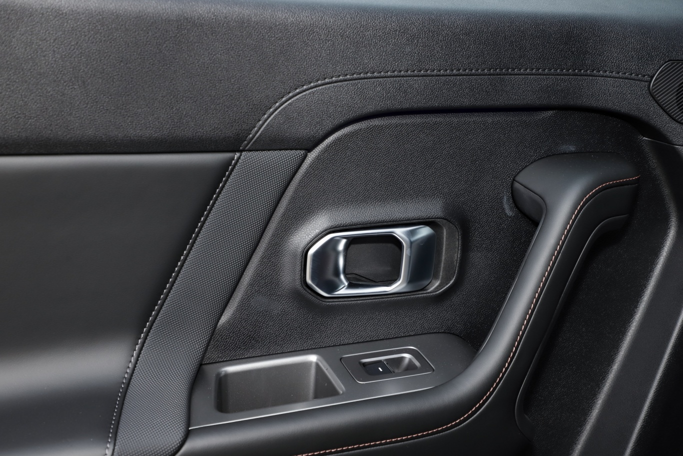 【山海T11.5T 226km 前驱穿越版后排功能图片-汽车图片大全】-易车