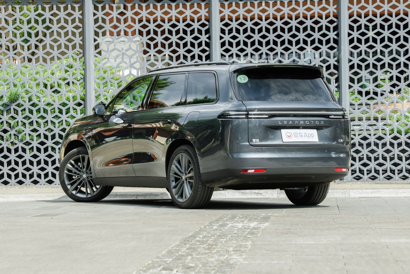 【零跑C16纯电版 630km 激光雷达智尊版 6座侧后45度车头向左水平图片-汽车图片大全】-易车