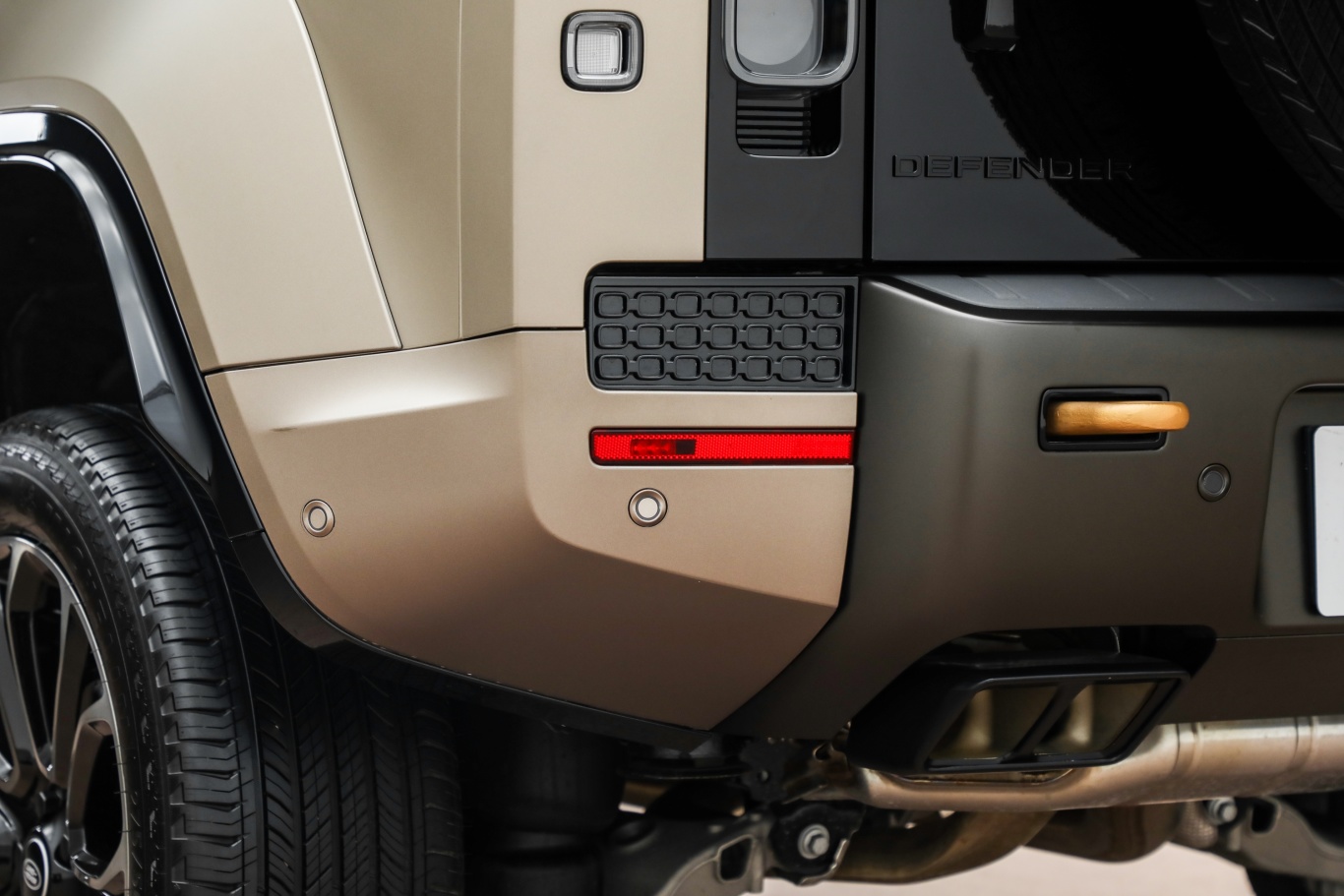 【卫士110 4.4T OCTA外观细节图片-汽车图片大全】-易车