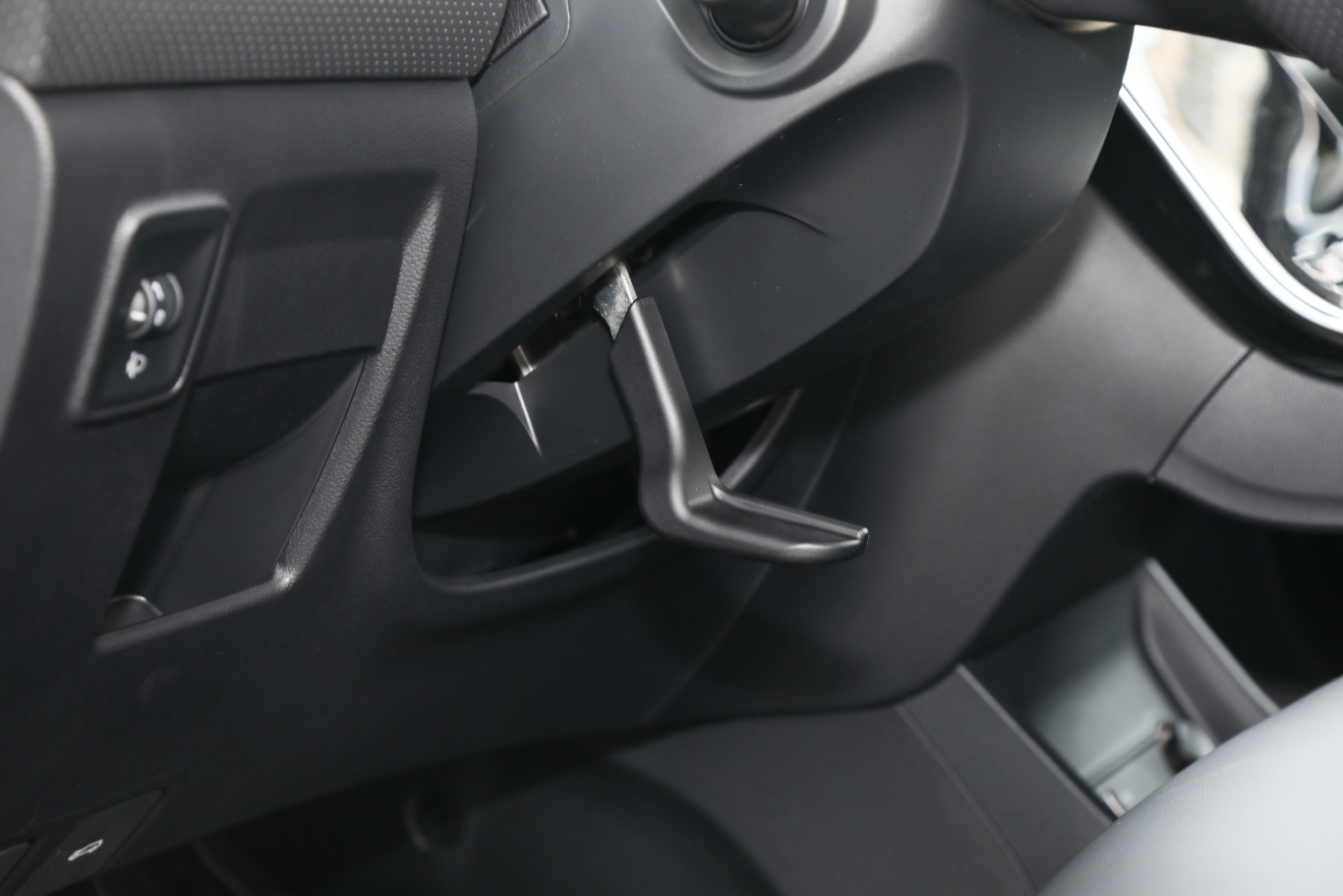 【荣威RX5改款 PLUS 330TGI 双离合领潮智惠版方向盘调节图片-汽车图片大全】-易车