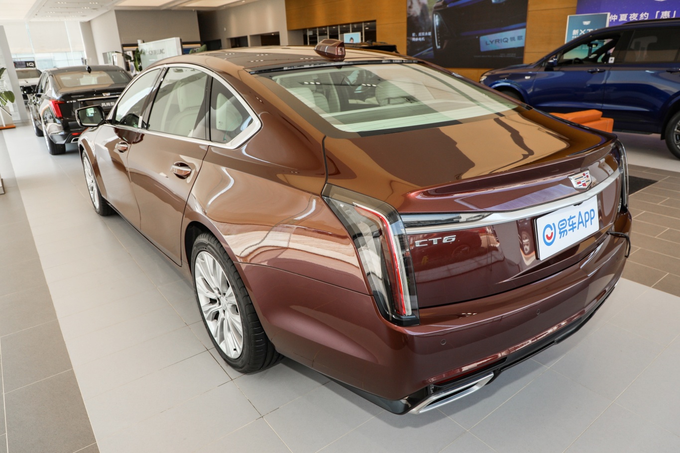 【凯迪拉克CT628T 尊贵型侧后45度车头向左水平图片-汽车图片大全】-易车