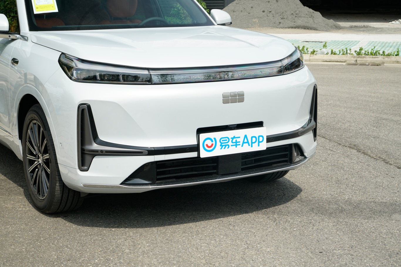 【银河M91.5T 230km 前驱探索版前格栅侧俯拍图片-汽车图片大全】-易车