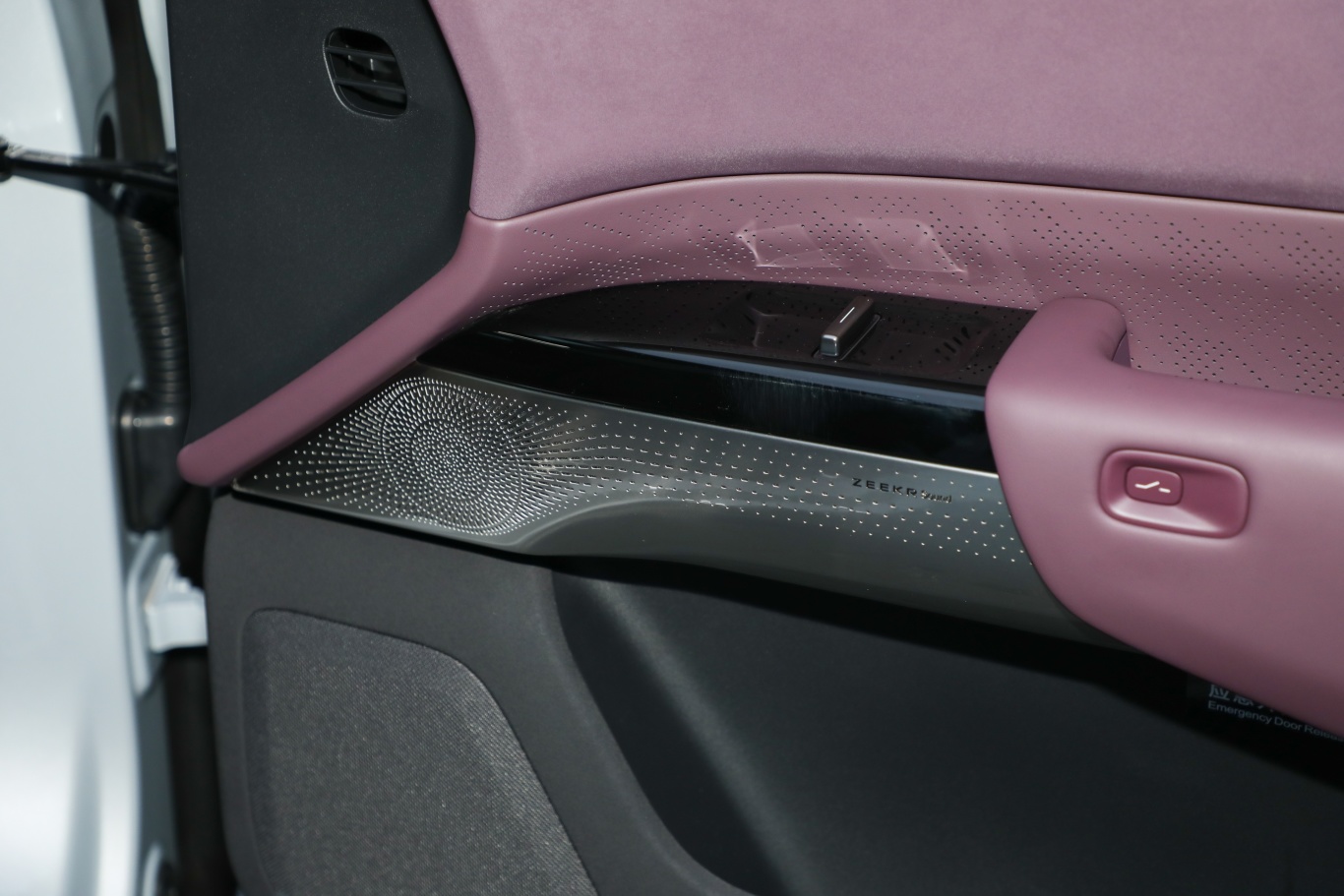 【ZEEKR 7X715km 四驱长续航Ultra版副驾驶位图片-汽车图片大全】-易车