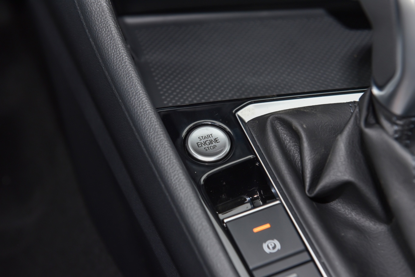 【速腾3000万辆甄选款 300TSI 双离合超越版钥匙孔或一键启动按键图片-汽车图片大全】-易车