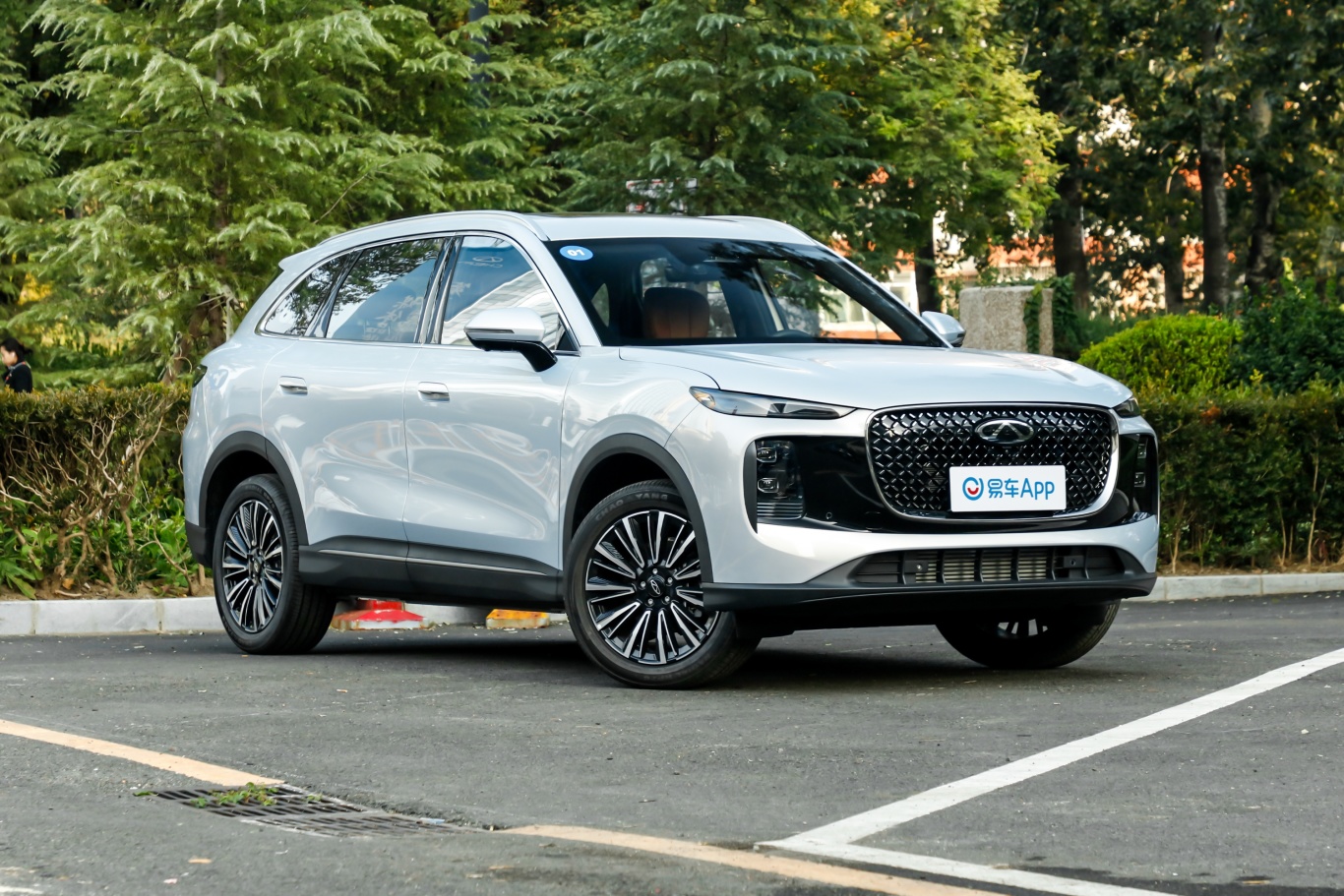 【瑞虎81.6T 豹款侧前45度车头向右水平图片-汽车图片大全】-易车