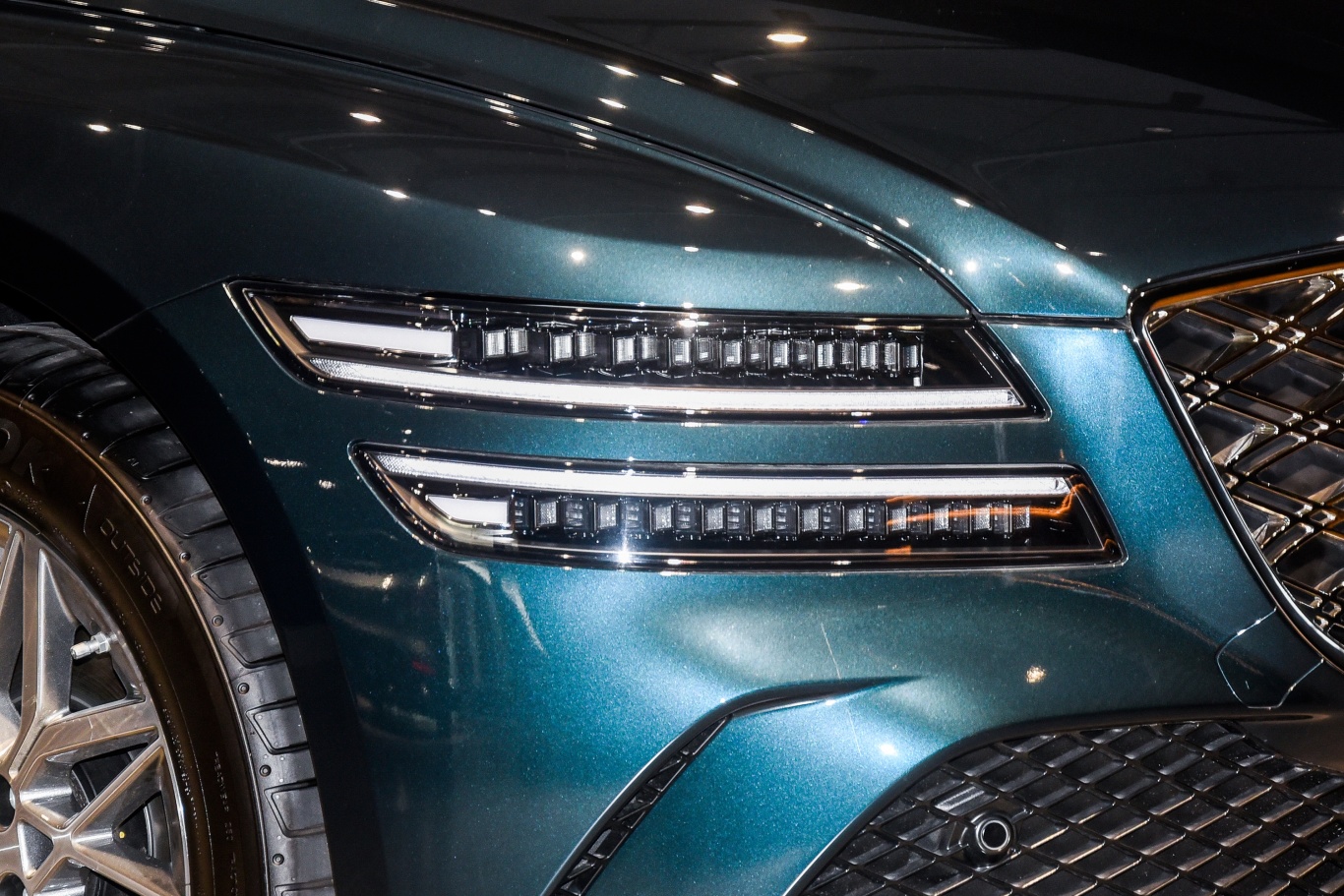 【捷尼赛思G802.5T 四驱豪华版外观灯组图片-汽车图片大全】-易车