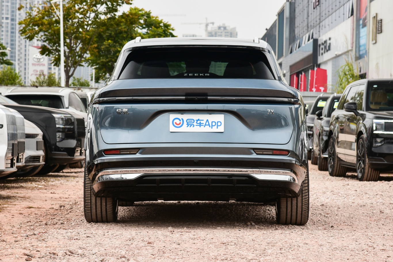 【ZEEKR 7X802km 后驱Max版正后水平图片-汽车图片大全】-易车