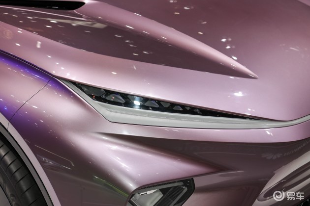 2021上海车展实拍：R汽车ES33 品牌首款跨界SUV_易车